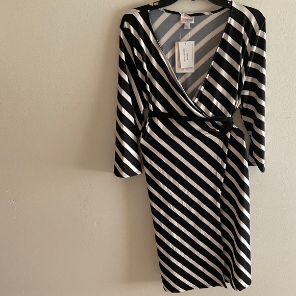 LuLaRoe | Dresses | Lularoe Michelle Wrap Dress Black And White Large ...